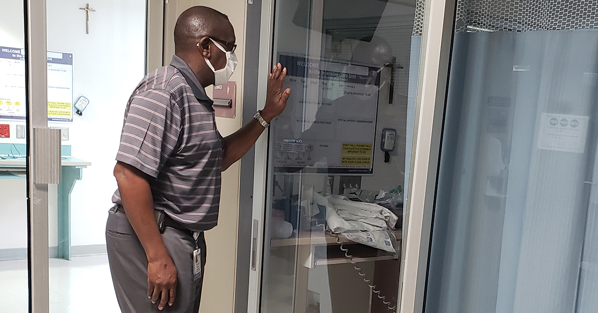 Chaplain Brings Faith to COVID-19 Front Lines | Bon Secours Blog